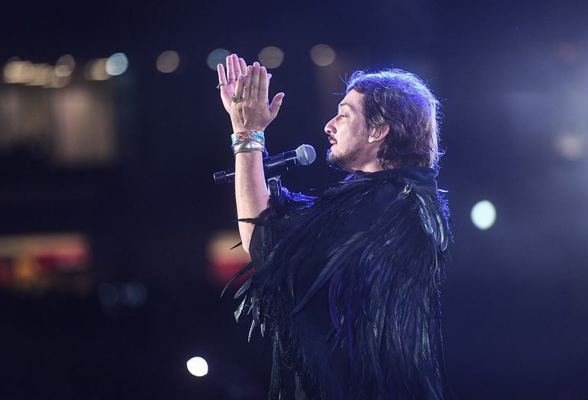 Zoé regresa a los escenarios con su nuevo álbum, Aztlán