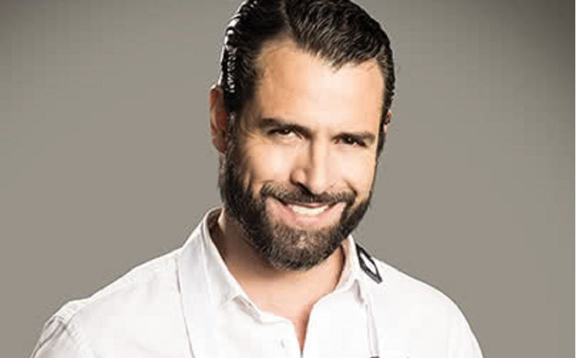 Rafael Novoa ahora es rubio