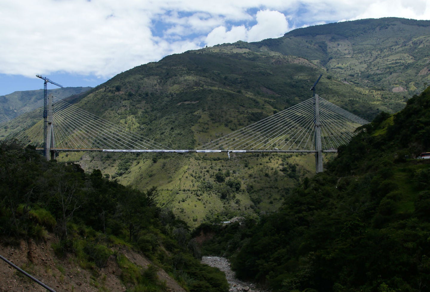 Prueba de carga sobre el puente Hisgaura, en Santander | La FM