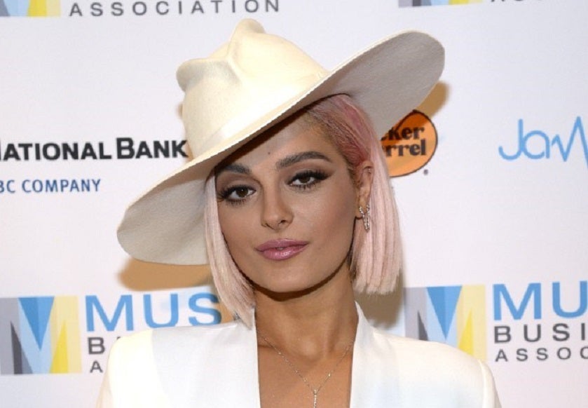 A Bebe Rexha le dijeron que era muy vieja para publicar fotos sensuales ...