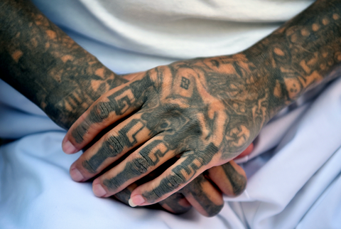 EE.UU. acusa por primera vez de terrorismo a un miembro de pandilla MS-13