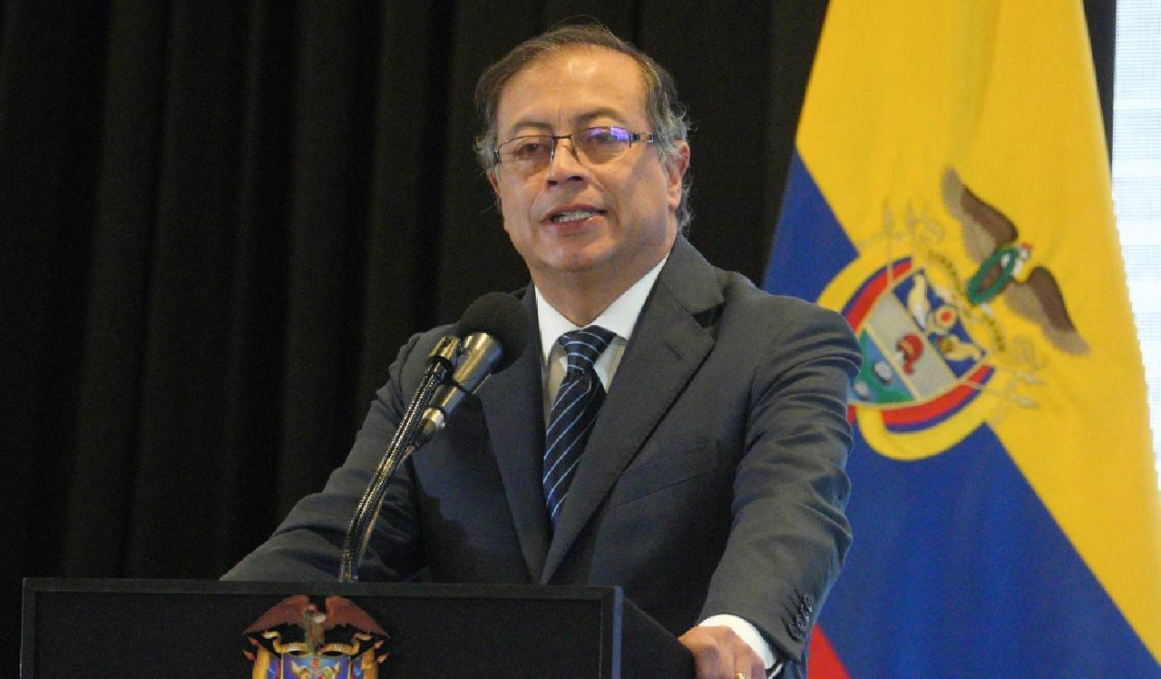 "No se gastará un solo peso en aviones de combate", presidente Petro