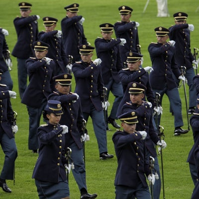 Revolcón en el Ejército: ocho generales cambian de mando