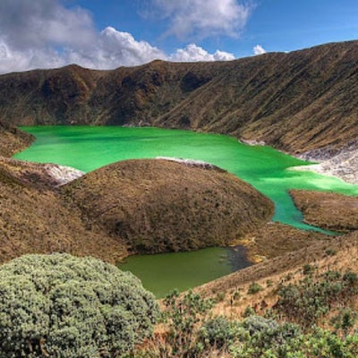 Así es la increíble LAGUNA VERDE en un VOLCÁN COLOMBIANO