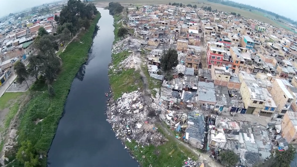 Bogotá, víctima de las invasiones | La FM