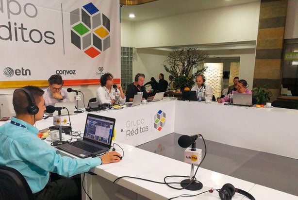 LA FM en Medellín, la radio en vivo desde el edificio grupo Réditos | La FM