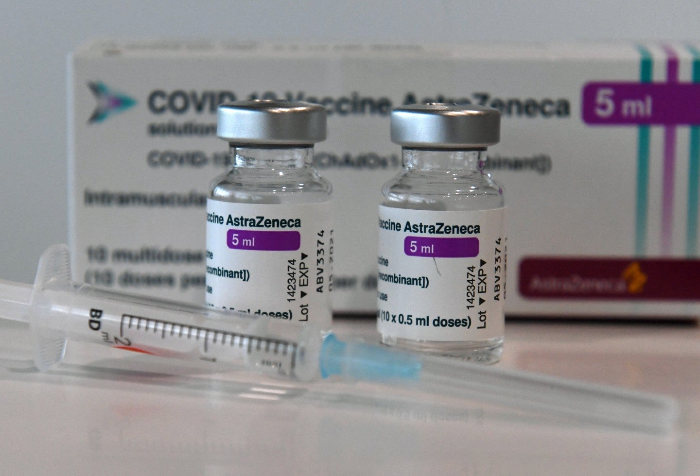 Compra de vacunas en Colombia: se esperan 909.600 dosis más de AstraZeneca