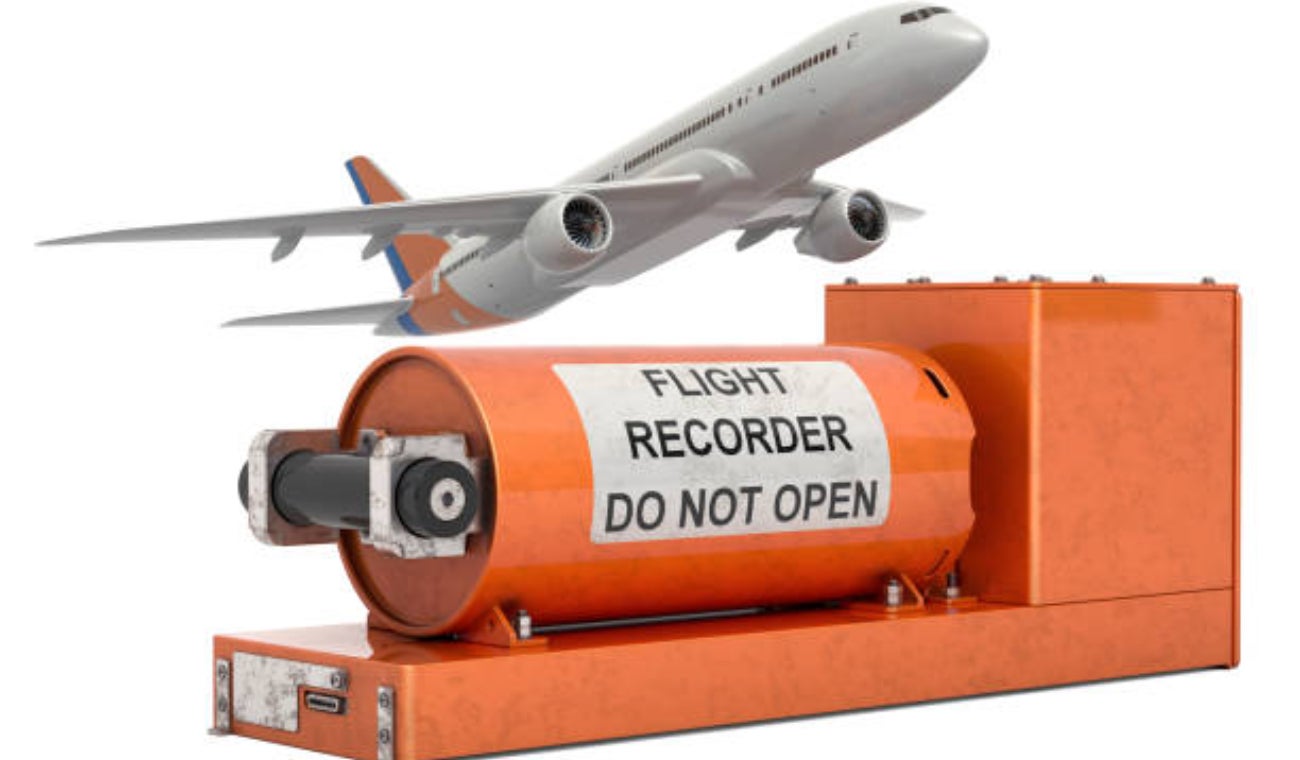 Caja negra de los aviones ¿De qué color y por qué se llama así?
