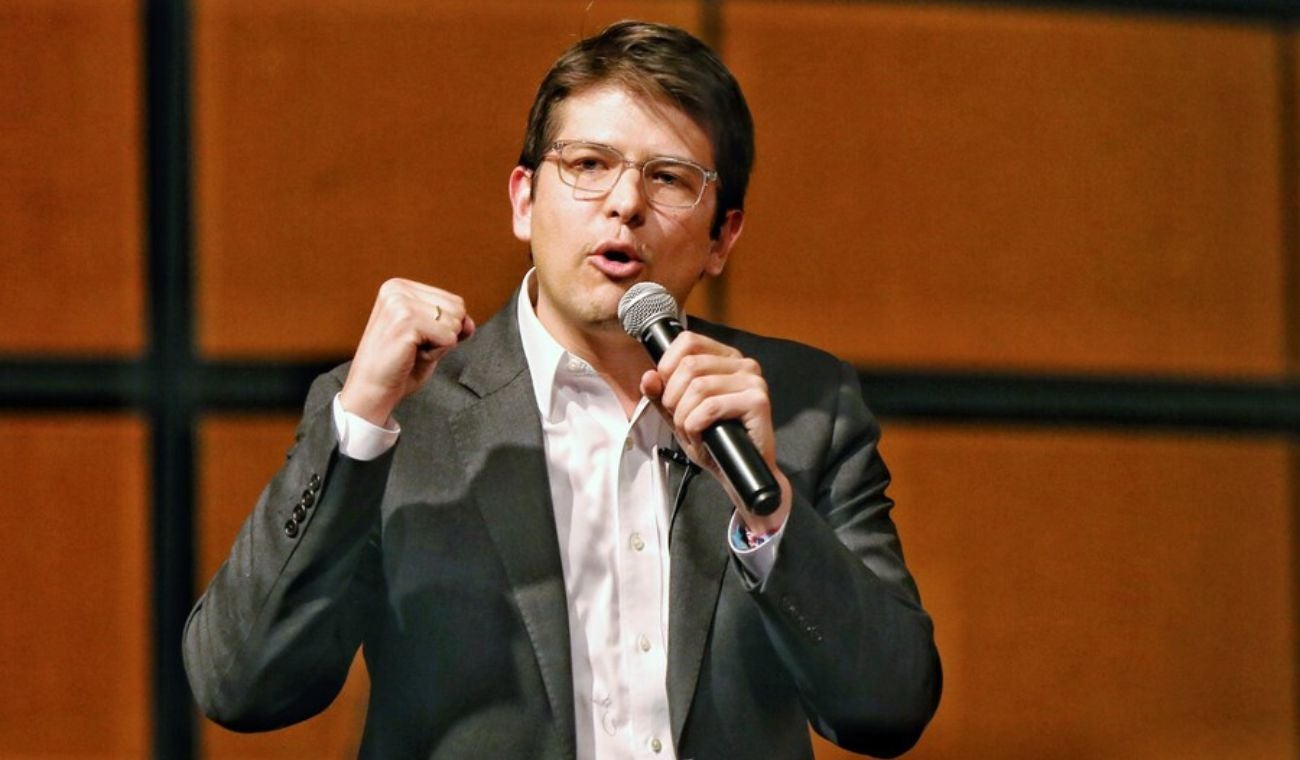 Miguel Uribe: Artista dedica emotiva obra