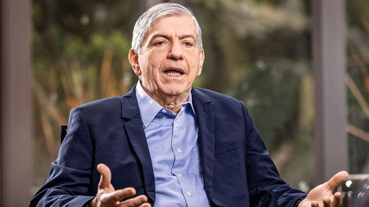Expresidente César Gaviria se recupera tras una operación