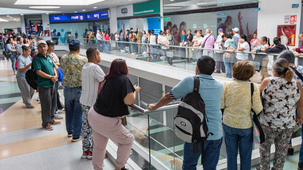 Crisis en medicamentos: grupo de hospitales Cayena Azul suspende ...