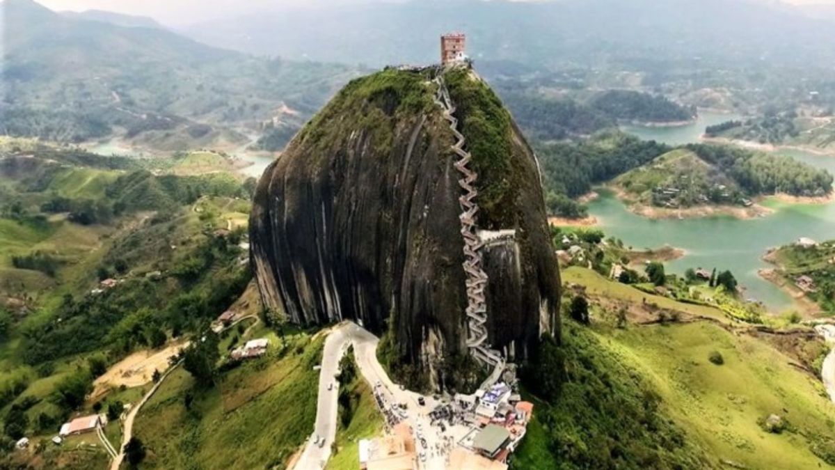 Subir a la Piedra del Peñol en 2026 es más caro: estos son los nuevos ...