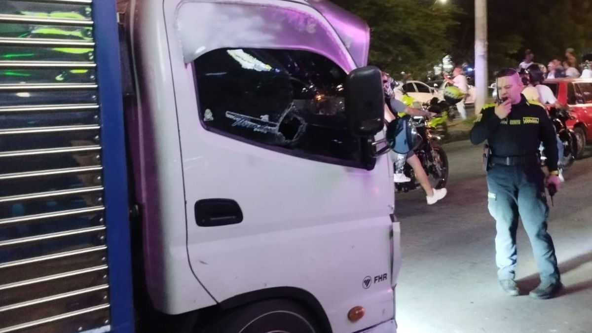 Conductor ebrio arrolla a seis motociclistas en cali