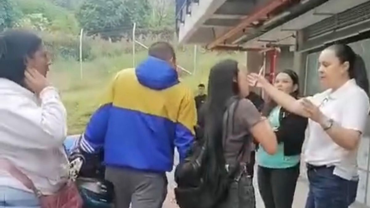 Profesora resultó con fracturas tras presunta agresión